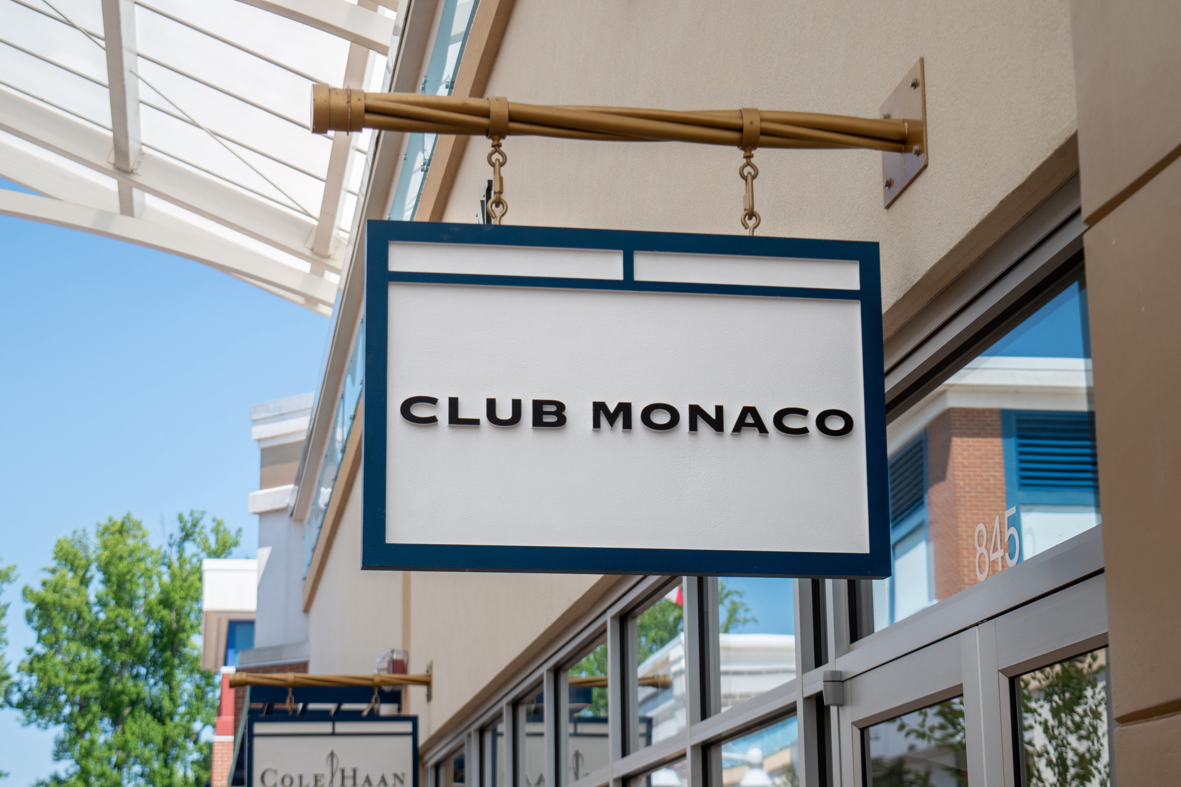 Club Monaco – reworn collective